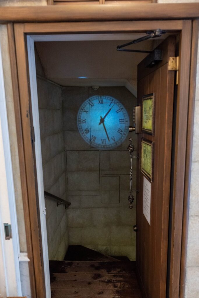 西洋風の建物の地下にある秘密のカフェ「ANGEL LIBRARY」をご紹介！ | Fantabi〜京都の旅を楽しくするブログ〜